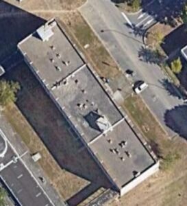 University administration building / Bâtiment administratif universitaire